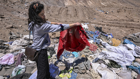 El desierto de Atacama es víctima de la 'fast-fashion': acumula ...