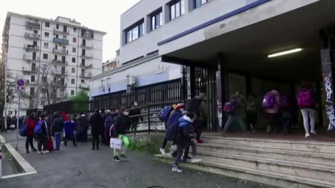 El robot que limpia la clase | Público