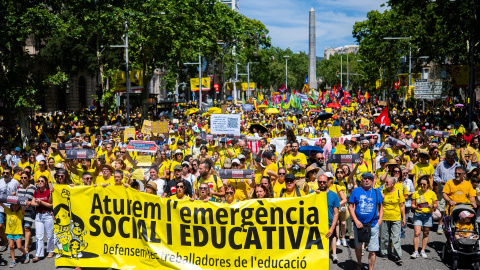Miles de personas marchan en Barcelona y Madrid en defensa de la ...