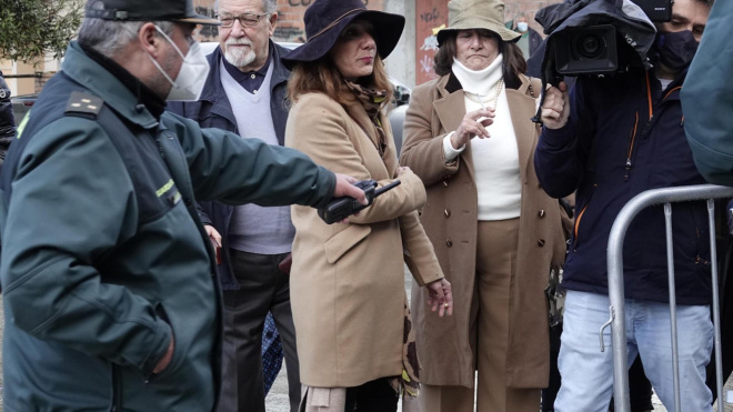 El exnovio de Déborah Fernández comparece por primera vez en un juzgado ...
