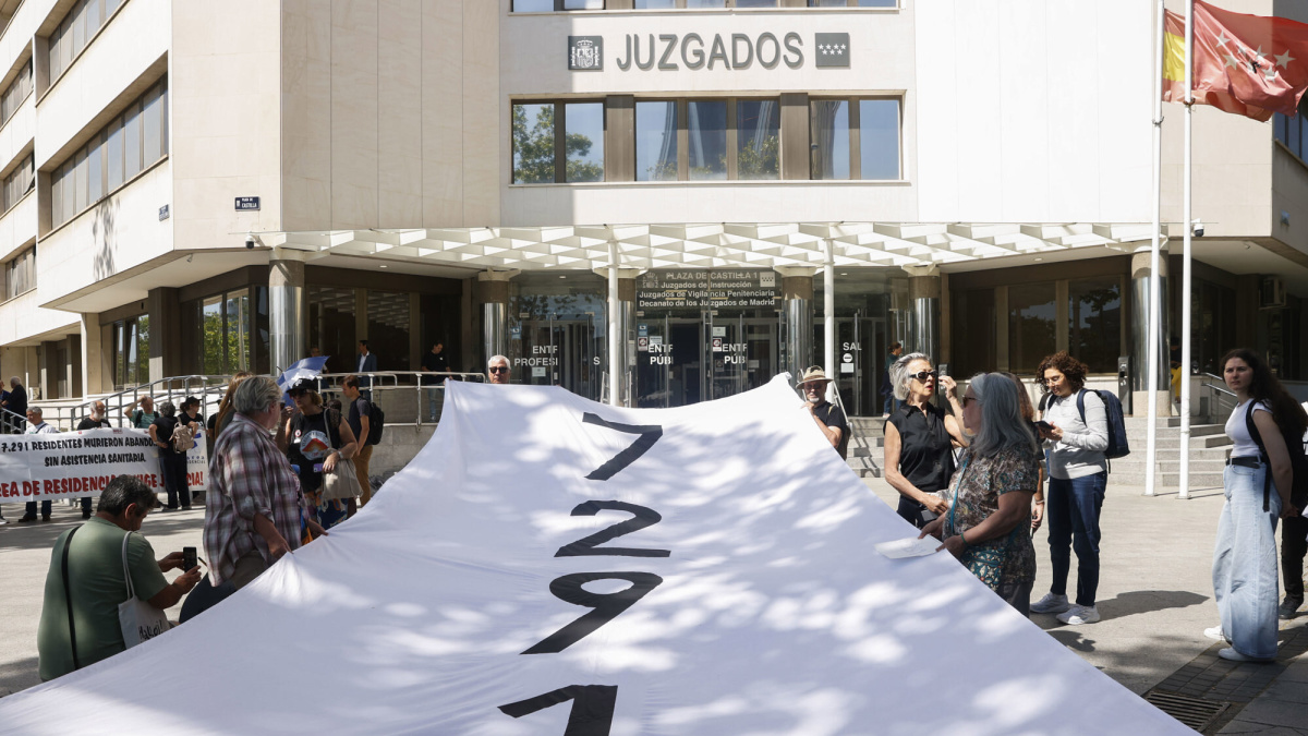 El PSOE denuncia por prevaricación a ex altos cargos del Gobierno de Ayuso por los 'protocolos ...