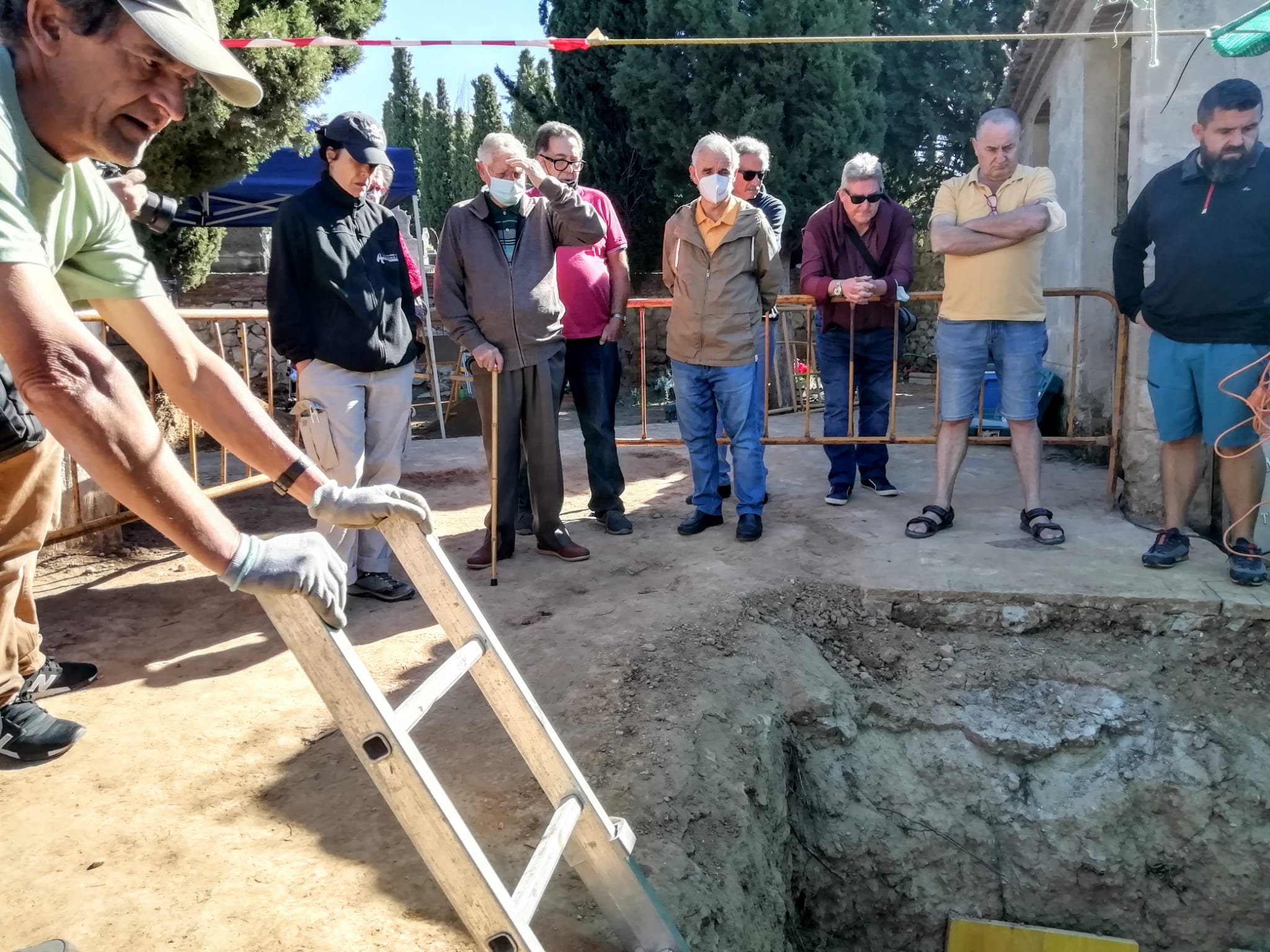 Un hombre de 94 años recupera los restos de su hermano fusilado por el ...