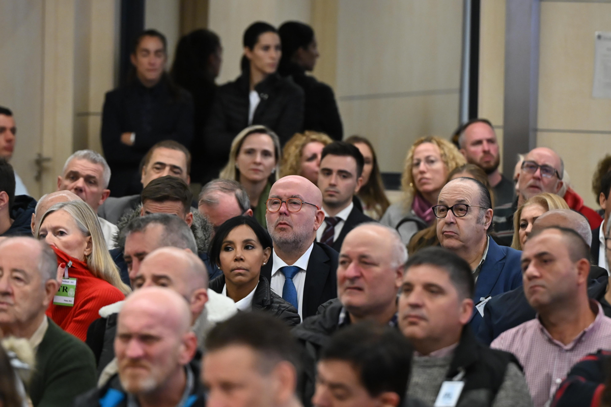 La Audiencia Nacional juzga a Gonzalo Boye, abogado de Puigdemont ...
