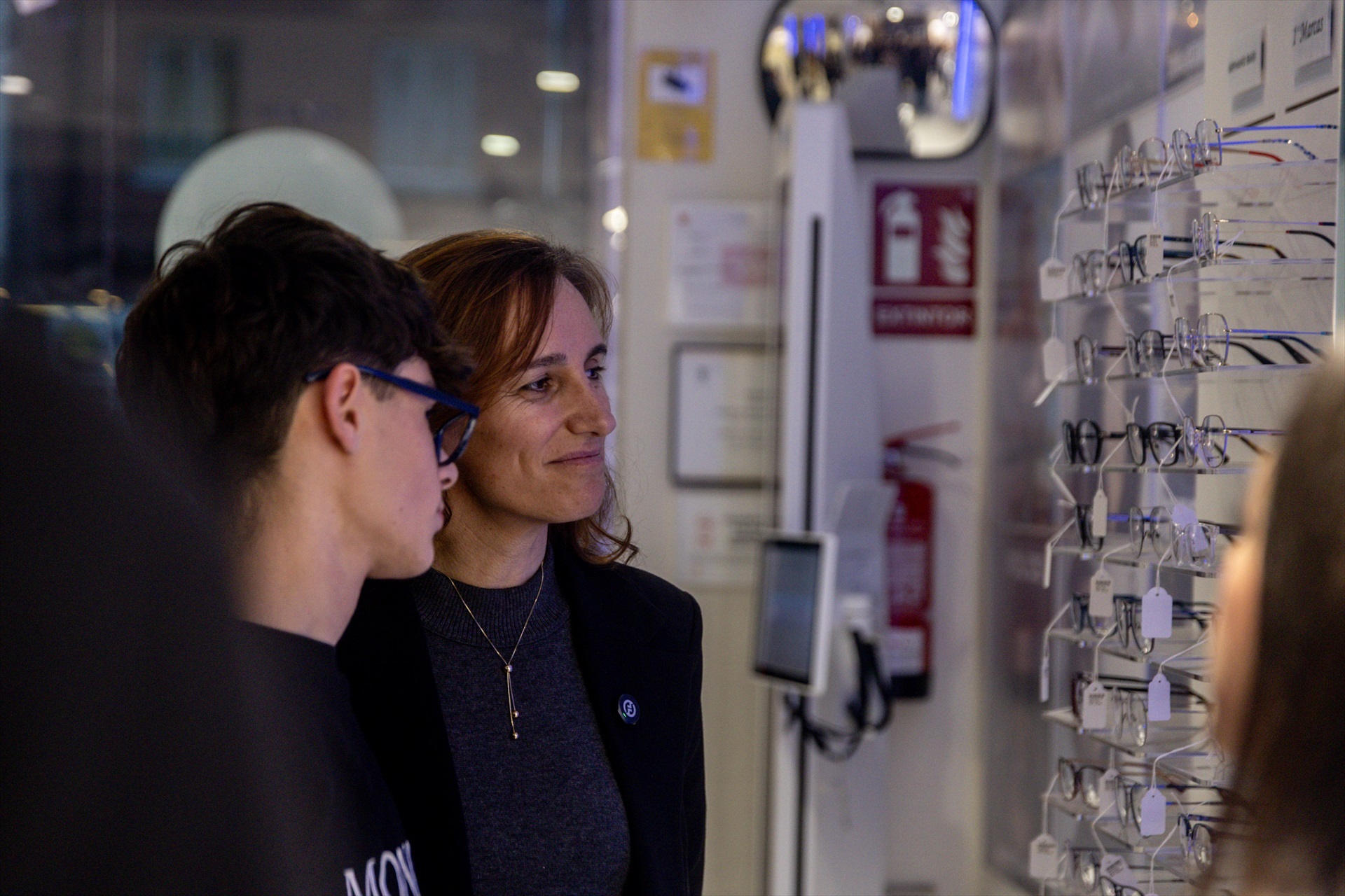 Claves del Plan Veo: cómo solicitar la ayuda de 100€ para gafas y lentillas | Público